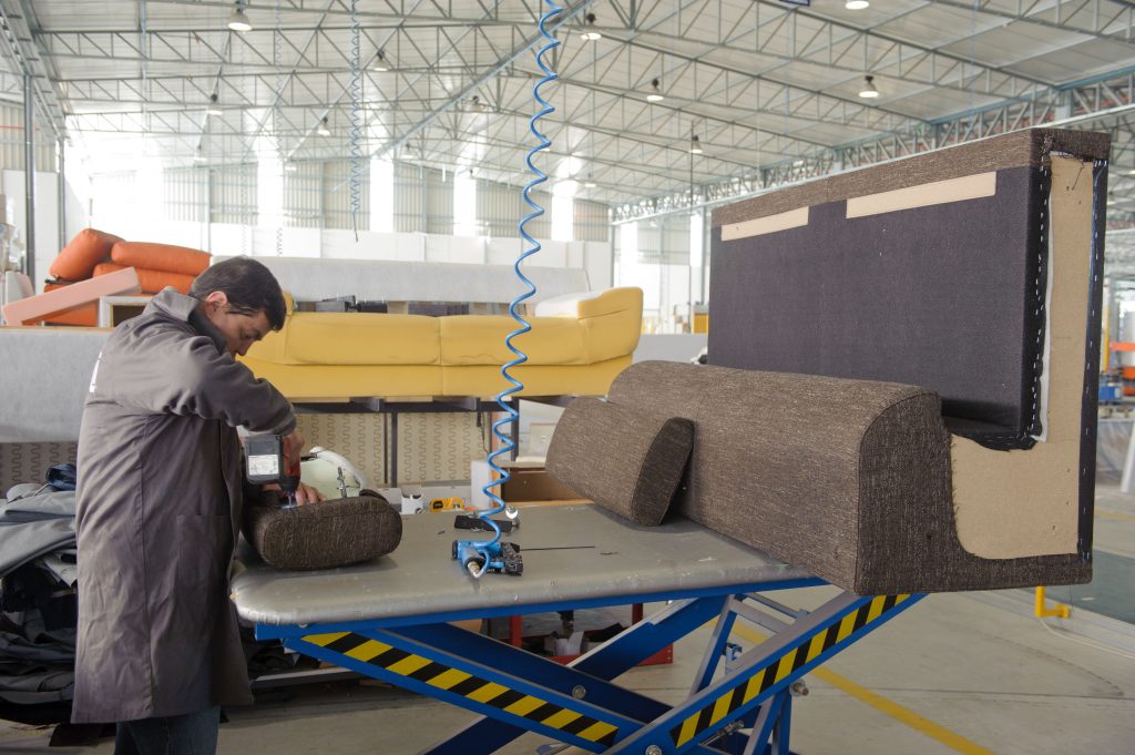 Lourini Sofas Factory - J.J. Louro Pereira S.A.